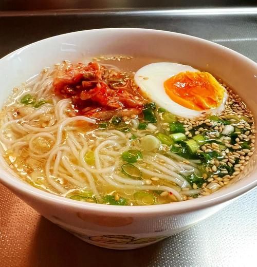鸡汤面鸡汤怎么熬_鸡汤面鸡汤熬制多久-第1张图片-山城妙识 鸡汤面鸡汤怎么熬_鸡汤面鸡汤熬制多久-第1张图片-山城妙识