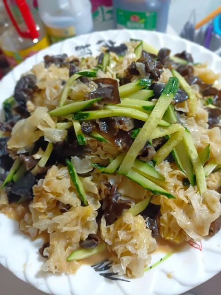 银耳炒菜怎么做_银耳炒菜的家常做法-第1张图片-山城妙识