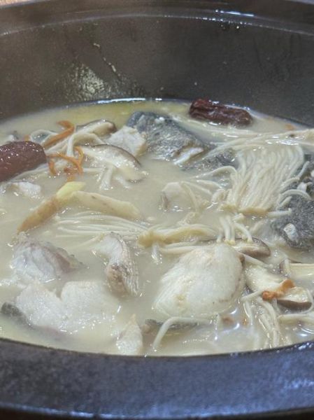 鱼汤里面可以放什么菜_鱼汤配菜推荐-第2张图片-山城妙识