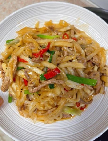 白萝卜炒肉怎么做_白萝卜炒肉热量高吗-第1张图片-山城妙识 白萝卜炒肉怎么做_白萝卜炒肉热量高吗-第1张图片-山城妙识