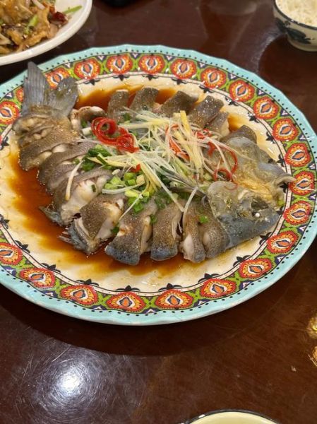 清蒸鱼的做法_清蒸鱼怎么做好吃又嫩-第1张图片-山城妙识