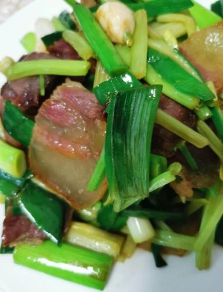 蒜苗炒肉怎么炒好吃_蒜苗炒肉的家常做法-第2张图片-山城妙识 蒜苗炒肉怎么炒好吃_蒜苗炒肉的家常做法-第2张图片-山城妙识
