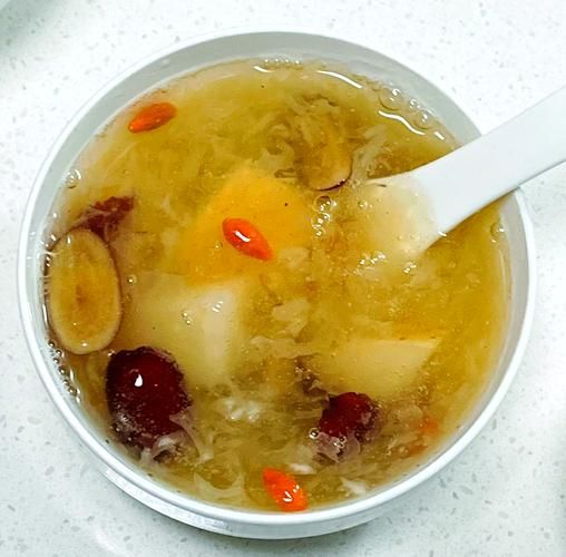 银耳雪梨汤怎么做_银耳雪梨汤要炖多久-第2张图片-山城妙识 银耳雪梨汤怎么做_银耳雪梨汤要炖多久-第2张图片-山城妙识