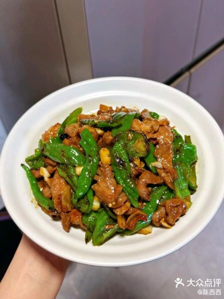 菜椒炒肉怎么做_菜椒炒肉先炒肉还是先炒菜椒-第1张图片-山城妙识 菜椒炒肉怎么做_菜椒炒肉先炒肉还是先炒菜椒-第1张图片-山城妙识