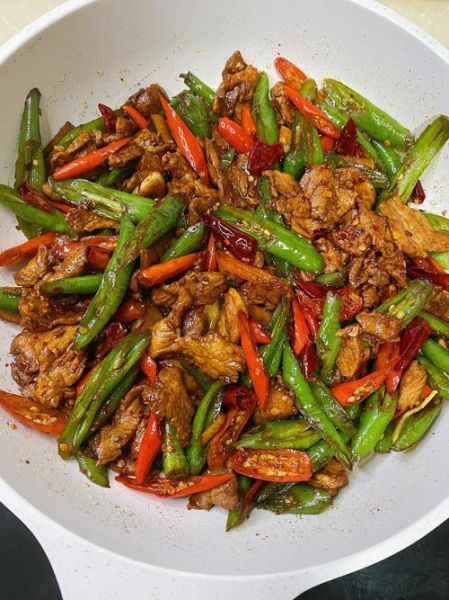 干辣椒炒肉怎么做_干辣椒炒肉家常做法-第1张图片-山城妙识 干辣椒炒肉怎么做_干辣椒炒肉家常做法-第1张图片-山城妙识