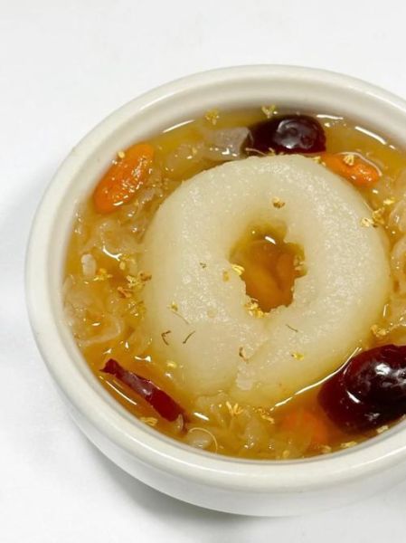 雪耳糖水怎么做_雪耳糖水功效与禁忌-第1张图片-山城妙识