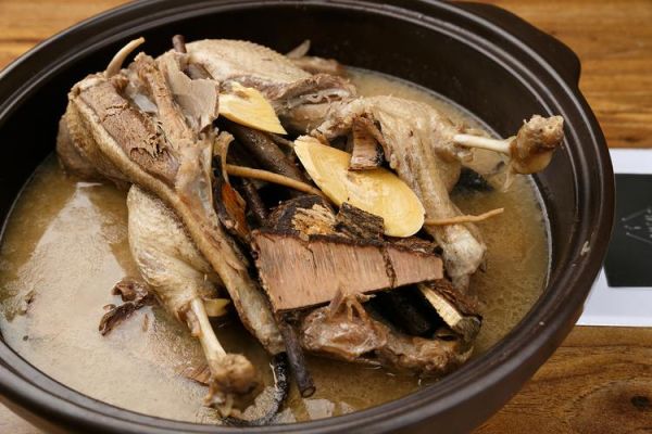 清炖鸭子怎么炖好吃又简单_家常清炖鸭子简单做法-第1张图片-山城妙识 清炖鸭子怎么炖好吃又简单_家常清炖鸭子简单做法-第1张图片-山城妙识