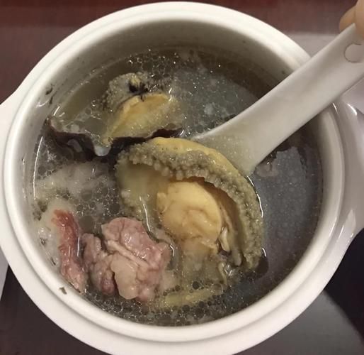 鲍鱼炖汤放什么材料_鲍鱼汤怎么炖才鲜-第2张图片-山城妙识