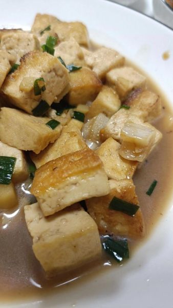 煎豆腐怎么不粘锅_煎豆腐用中火还是小火-第2张图片-山城妙识 煎豆腐怎么不粘锅_煎豆腐用中火还是小火-第2张图片-山城妙识