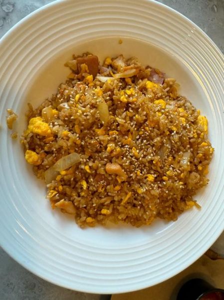 鸡腿炒饭怎么炒才好吃_家常鸡腿炒饭做法-第1张图片-山城妙识 鸡腿炒饭怎么炒才好吃_家常鸡腿炒饭做法-第1张图片-山城妙识