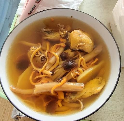 虫草茶树菇鸡汤怎么做_虫草茶树菇鸡汤的功效-第1张图片-山城妙识 虫草茶树菇鸡汤怎么做_虫草茶树菇鸡汤的功效-第1张图片-山城妙识