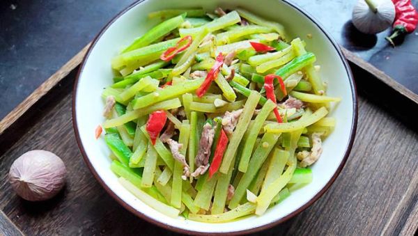 青萝卜丝炒肉怎么炒_青萝卜丝炒肉用焯水吗-第1张图片-山城妙识 青萝卜丝炒肉怎么炒_青萝卜丝炒肉用焯水吗-第1张图片-山城妙识