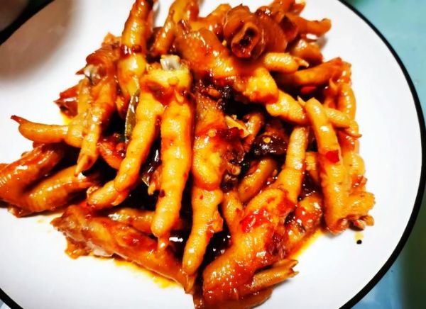 红烧鸡爪搭配什么最好吃_红烧鸡爪配什么主食-第2张图片-山城妙识