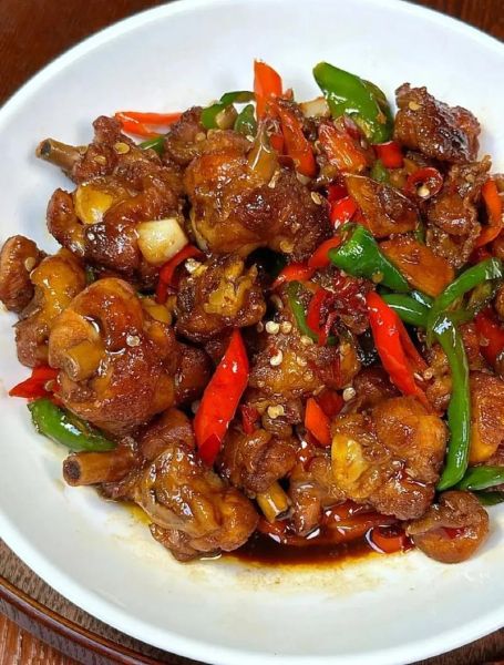 红焖鸡块怎么做_红焖鸡块用鸡腿还是整鸡-第1张图片-山城妙识 红焖鸡块怎么做_红焖鸡块用鸡腿还是整鸡-第1张图片-山城妙识