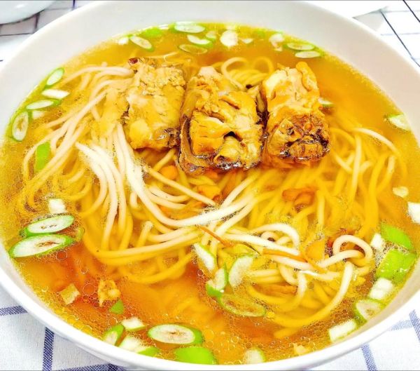 鸡汤面怎么做_鸡汤面用什么鸡最好-第1张图片-山城妙识 鸡汤面怎么做_鸡汤面用什么鸡最好-第1张图片-山城妙识