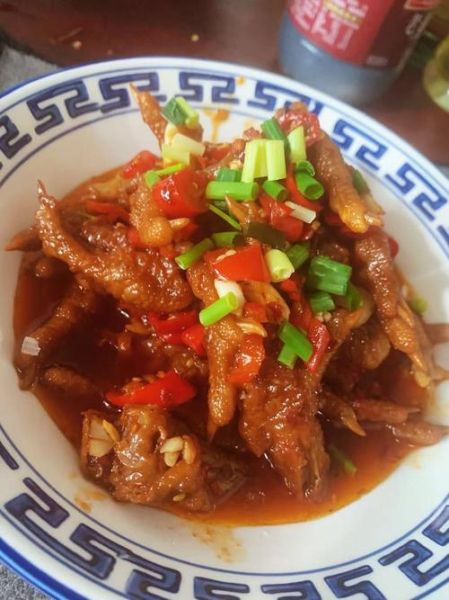 虎皮凤爪炒什么菜好吃_虎皮凤爪配什么蔬菜最香-第1张图片-山城妙识 虎皮凤爪炒什么菜好吃_虎皮凤爪配什么蔬菜最香-第1张图片-山城妙识