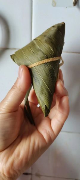 芦苇叶包粽子怎么选_芦苇叶包粽子要煮多久-第1张图片-山城妙识