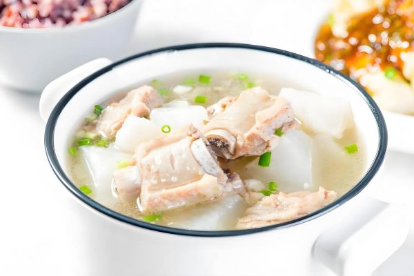 白萝卜怎么做才好吃_白萝卜炖汤还是炒更香-第1张图片-山城妙识