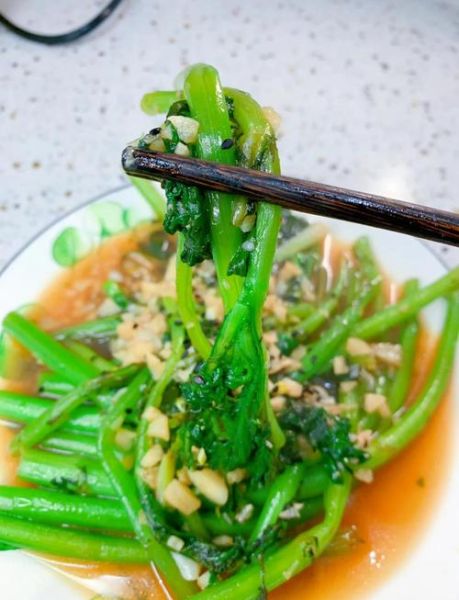 茼蒿菜怎么炒好吃_茼蒿菜的家常做法-第2张图片-山城妙识