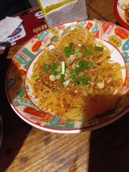 冷锅串串摆摊赚钱吗_摆摊卖冷锅串串需要什么证件-第1张图片-山城妙识 冷锅串串摆摊赚钱吗_摆摊卖冷锅串串需要什么证件-第1张图片-山城妙识