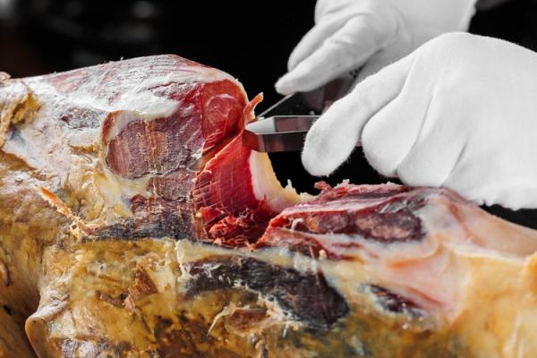 云南火腿怎么腌制_云南火腿腌制方法步骤-第1张图片-山城妙识