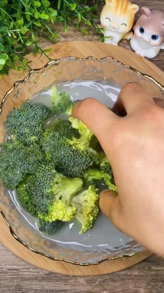 西兰花怎么清洗才干净_西兰花清洗的正确方法-第3张图片-山城妙识 西兰花怎么清洗才干净_西兰花清洗的正确方法-第3张图片-山城妙识