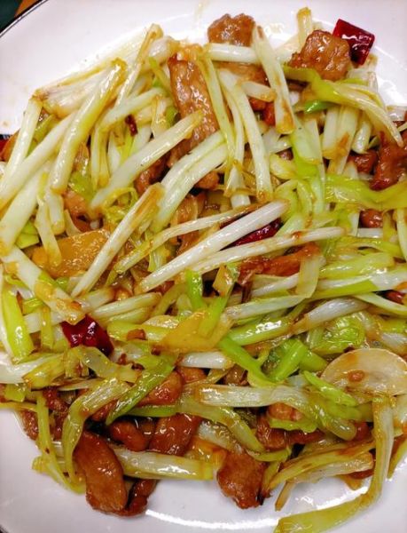 韭黄肉丝怎么炒_韭黄炒肉丝家常做法-第1张图片-山城妙识