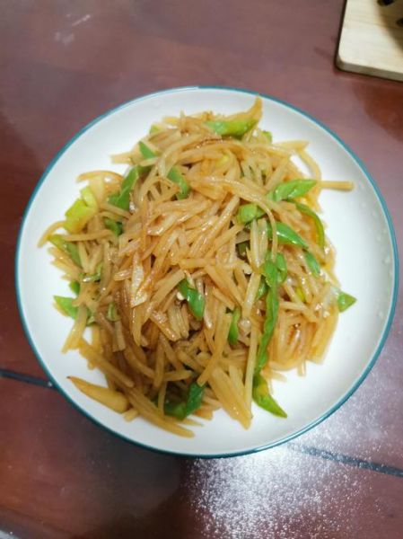 青椒土豆丝怎么炒才脆_青椒土豆丝高清图片细节解析-第2张图片-山城妙识 青椒土豆丝怎么炒才脆_青椒土豆丝高清图片细节解析-第2张图片-山城妙识