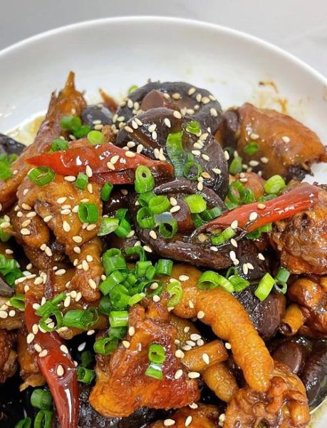 鸡肉炒香菇怎么做好吃_鸡肉炒香菇用干香菇还是鲜香菇-第1张图片-山城妙识 鸡肉炒香菇怎么做好吃_鸡肉炒香菇用干香菇还是鲜香菇-第1张图片-山城妙识