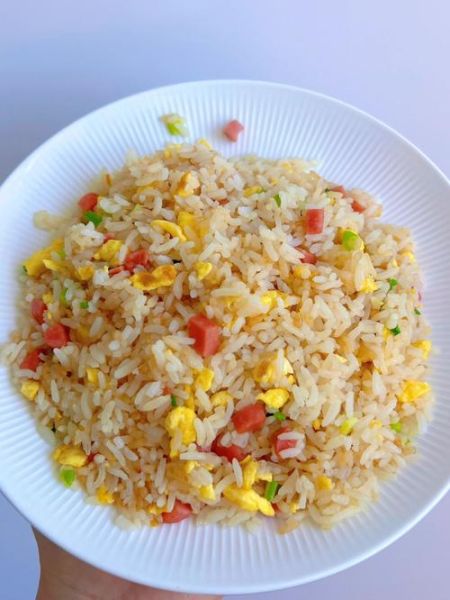 鸡蛋炒大米饭怎么做_隔夜饭先炒还是先放蛋-第1张图片-山城妙识 鸡蛋炒大米饭怎么做_隔夜饭先炒还是先放蛋-第1张图片-山城妙识