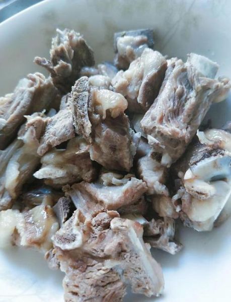 羊排炖土豆怎么做_羊排炖土豆的家常做法-第1张图片-山城妙识 羊排炖土豆怎么做_羊排炖土豆的家常做法-第1张图片-山城妙识