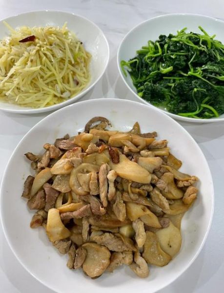鸡腿菇炒肉片怎么做_鸡腿菇炒肉片的家常做法-第1张图片-山城妙识 鸡腿菇炒肉片怎么做_鸡腿菇炒肉片的家常做法-第1张图片-山城妙识