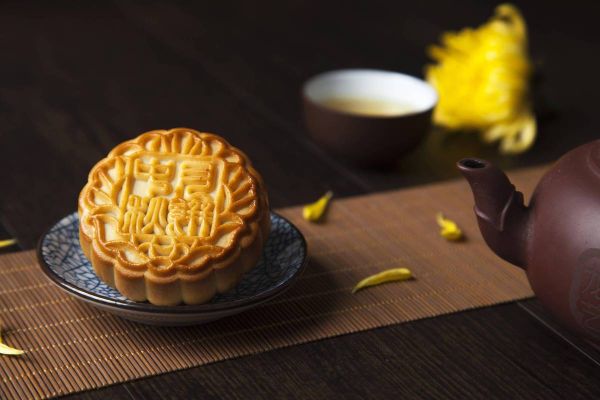 中秋节团圆吃月饼图片怎么拍_月饼摄影构图技巧-第2张图片-山城妙识