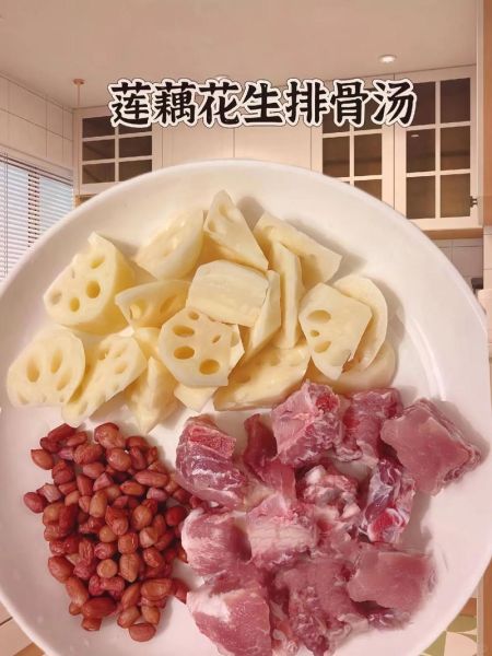 莲菜排骨汤怎么煮_莲菜排骨汤的做法步骤-第3张图片-山城妙识