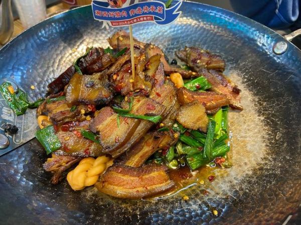 烟熏腊肉怎么炒好吃_炒腊肉不硬技巧-第2张图片-山城妙识 烟熏腊肉怎么炒好吃_炒腊肉不硬技巧-第2张图片-山城妙识