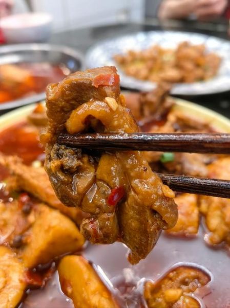芋儿鸡的家常做法步骤图_芋儿鸡怎么做好吃又入味-第1张图片-山城妙识 芋儿鸡的家常做法步骤图_芋儿鸡怎么做好吃又入味-第1张图片-山城妙识