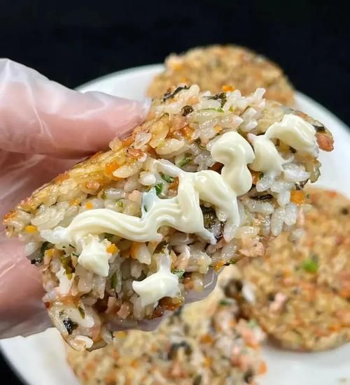 米饭饼的家常做法_米饭饼怎么做好吃又松软-第1张图片-山城妙识 米饭饼的家常做法_米饭饼怎么做好吃又松软-第1张图片-山城妙识