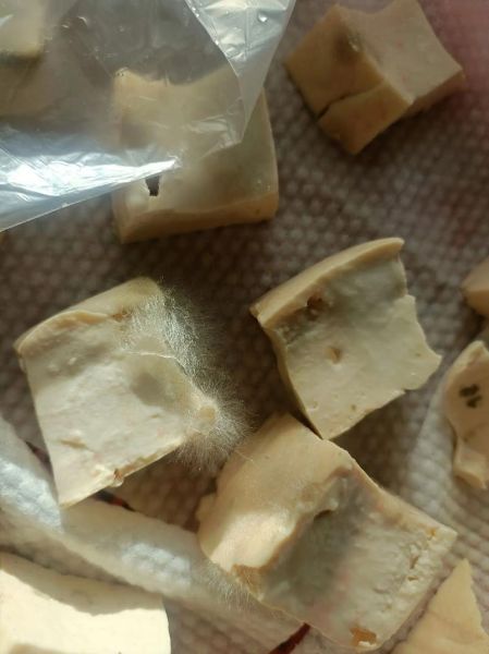 豆腐乳发酵后正常颜色_变红还能吃吗-第2张图片-山城妙识 豆腐乳发酵后正常颜色_变红还能吃吗-第2张图片-山城妙识