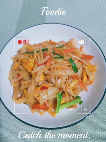 鸡蛋火腿炒河粉怎么做_炒河粉不粘锅技巧-第2张图片-山城妙识 鸡蛋火腿炒河粉怎么做_炒河粉不粘锅技巧-第2张图片-山城妙识