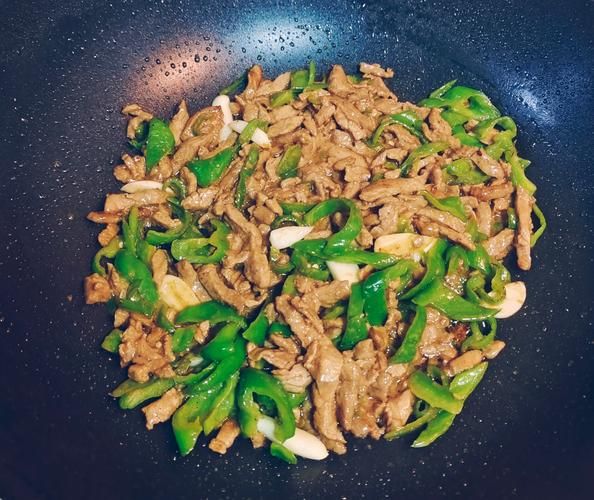 瘦肉怎么炒才嫩_瘦肉的做法大全简单-第1张图片-山城妙识