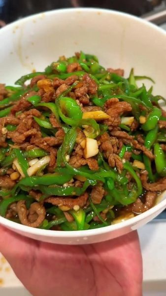 炒肉丝怎么炒才嫩_家常炒肉丝视频教程-第2张图片-山城妙识