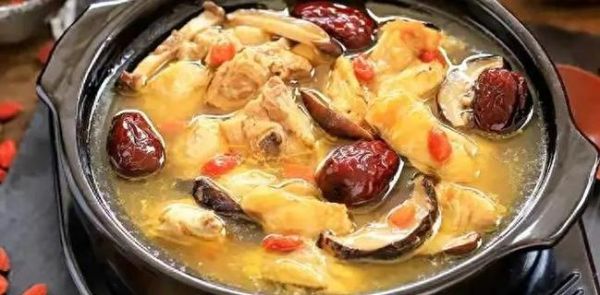 香菇红枣鸡汤怎么炖好喝_香菇红枣鸡汤的做法步骤-第3张图片-山城妙识 香菇红枣鸡汤怎么炖好喝_香菇红枣鸡汤的做法步骤-第3张图片-山城妙识