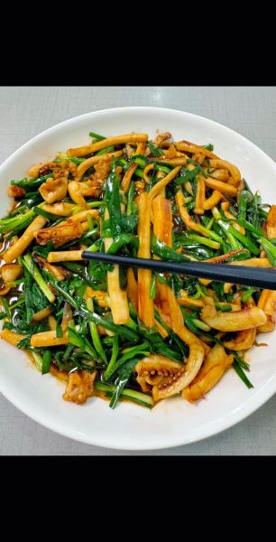 鱿鱼炒韭菜怎么做_鱿鱼炒韭菜热量高吗-第3张图片-山城妙识