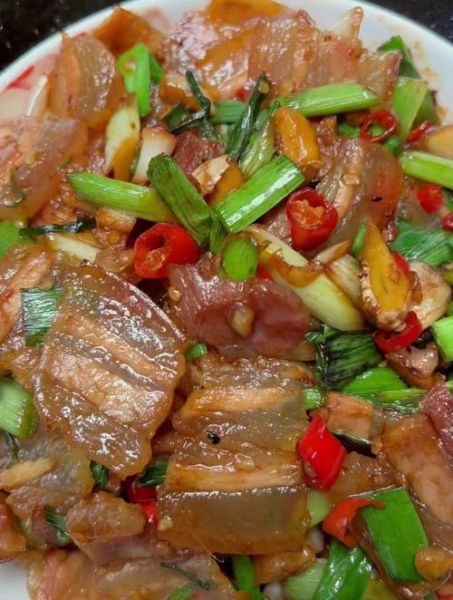 腊肉炒什么菜好吃_腊肉适合搭配哪些蔬菜-第3张图片-山城妙识 腊肉炒什么菜好吃_腊肉适合搭配哪些蔬菜-第3张图片-山城妙识