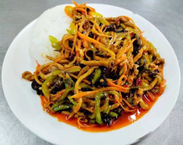 鱼香肉丝盖饭怎么做_鱼香肉丝盖饭家常做法-第1张图片-山城妙识