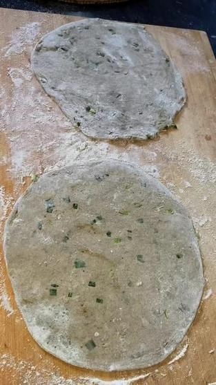 荞麦面烙饼怎么做才软_荞麦面烙饼不裂的秘诀-第2张图片-山城妙识
