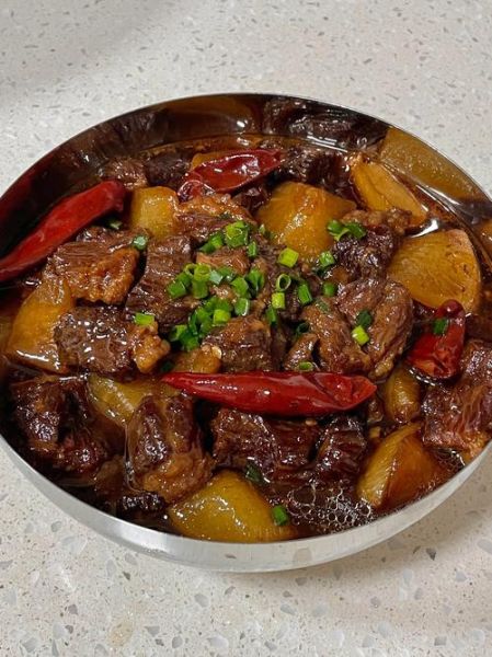 牛腩炖萝卜怎么做_牛腩炖萝卜的家常做法-第1张图片-山城妙识 牛腩炖萝卜怎么做_牛腩炖萝卜的家常做法-第1张图片-山城妙识