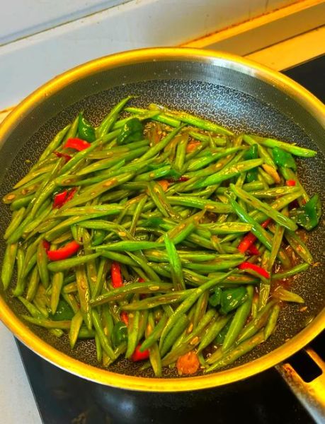 芸豆炒肉怎么炒好吃_芸豆炒肉焯水还是直接炒-第2张图片-山城妙识