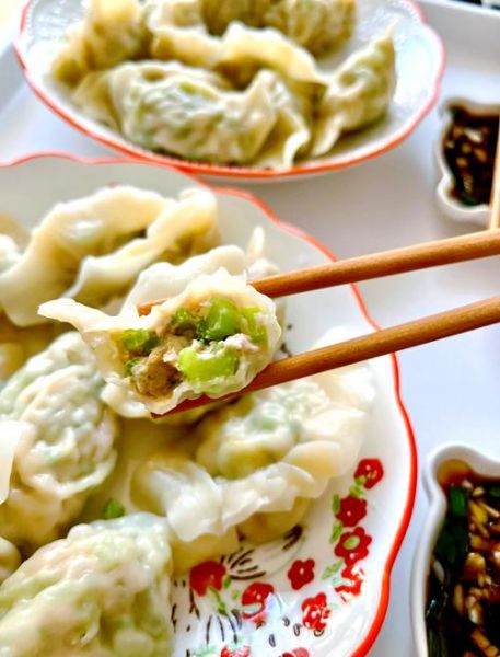 芹菜饺子怎么和面不破皮_芹菜饺子馅怎么调才鲜嫩-第1张图片-山城妙识 芹菜饺子怎么和面不破皮_芹菜饺子馅怎么调才鲜嫩-第1张图片-山城妙识