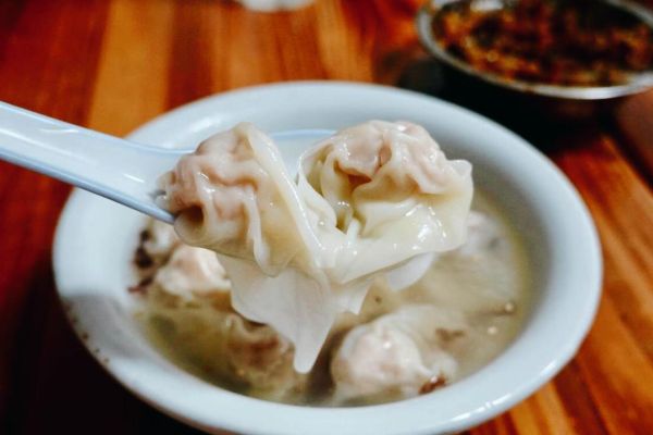 龙抄手是馄饨吗_龙抄手与馄饨区别-第3张图片-山城妙识 龙抄手是馄饨吗_龙抄手与馄饨区别-第3张图片-山城妙识